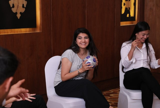 Ice Breaker Ball (Arabic) – Smart Skills