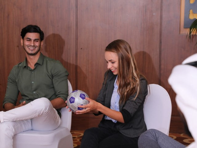 Ice Breaker Ball (Arabic) – Smart Skills